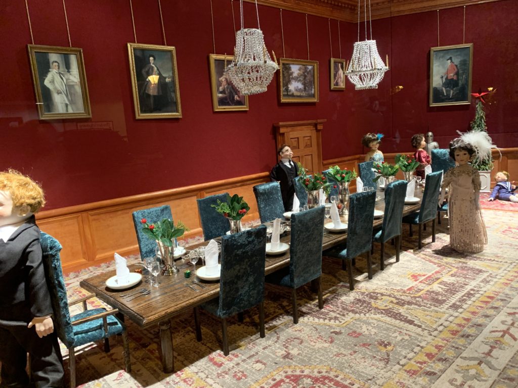 Behind the scenes as Bob Whittingham's Christmas windows were created ...