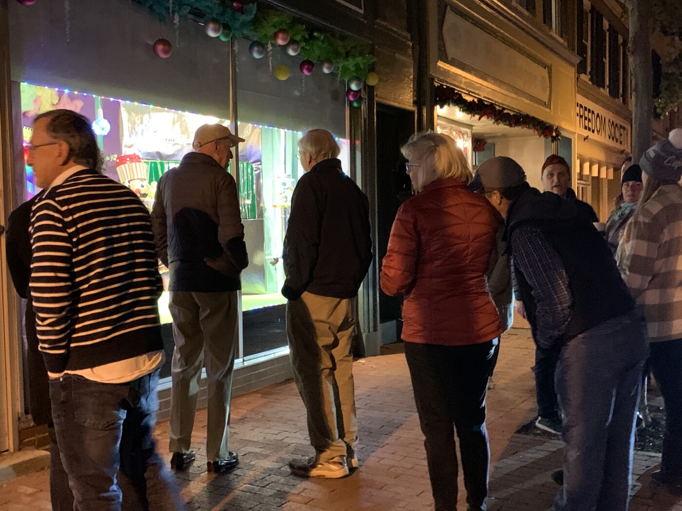 PHOTOS: Bob Whittingham's annual Christmas windows unveiled downtown ...